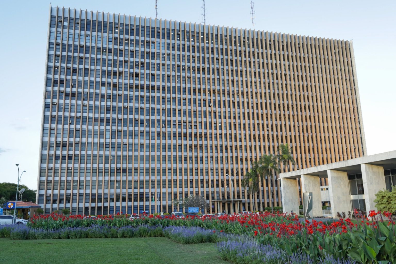 GDF planeja nomear mais de 30 mil concursados em 2025. Confira!